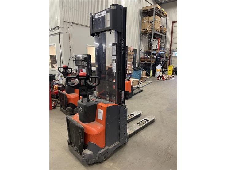 Stockpiler- running plate - industritorget.com