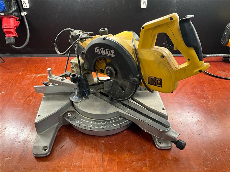 Kap och gersåg Dewalt DW 770 Qs - industritorget.se