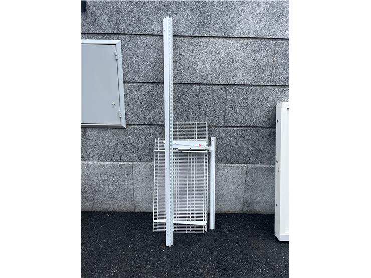 Väggsystem med 4 hyllor - industritorget.se