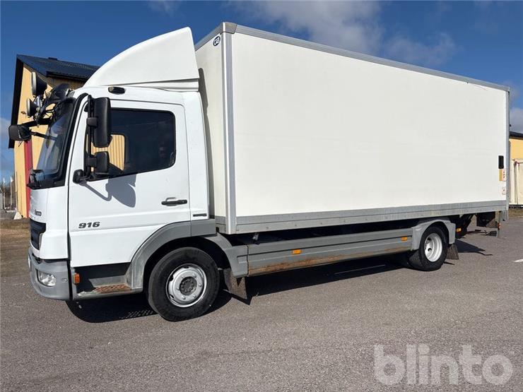 Lastbil MERCEDES-BENZ 916 L 4X2 - industritorget.se