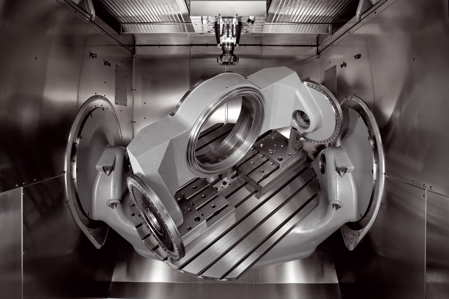 HERMLE C50/C60 5-axlig vertikal flerop maskin - industritorget.se