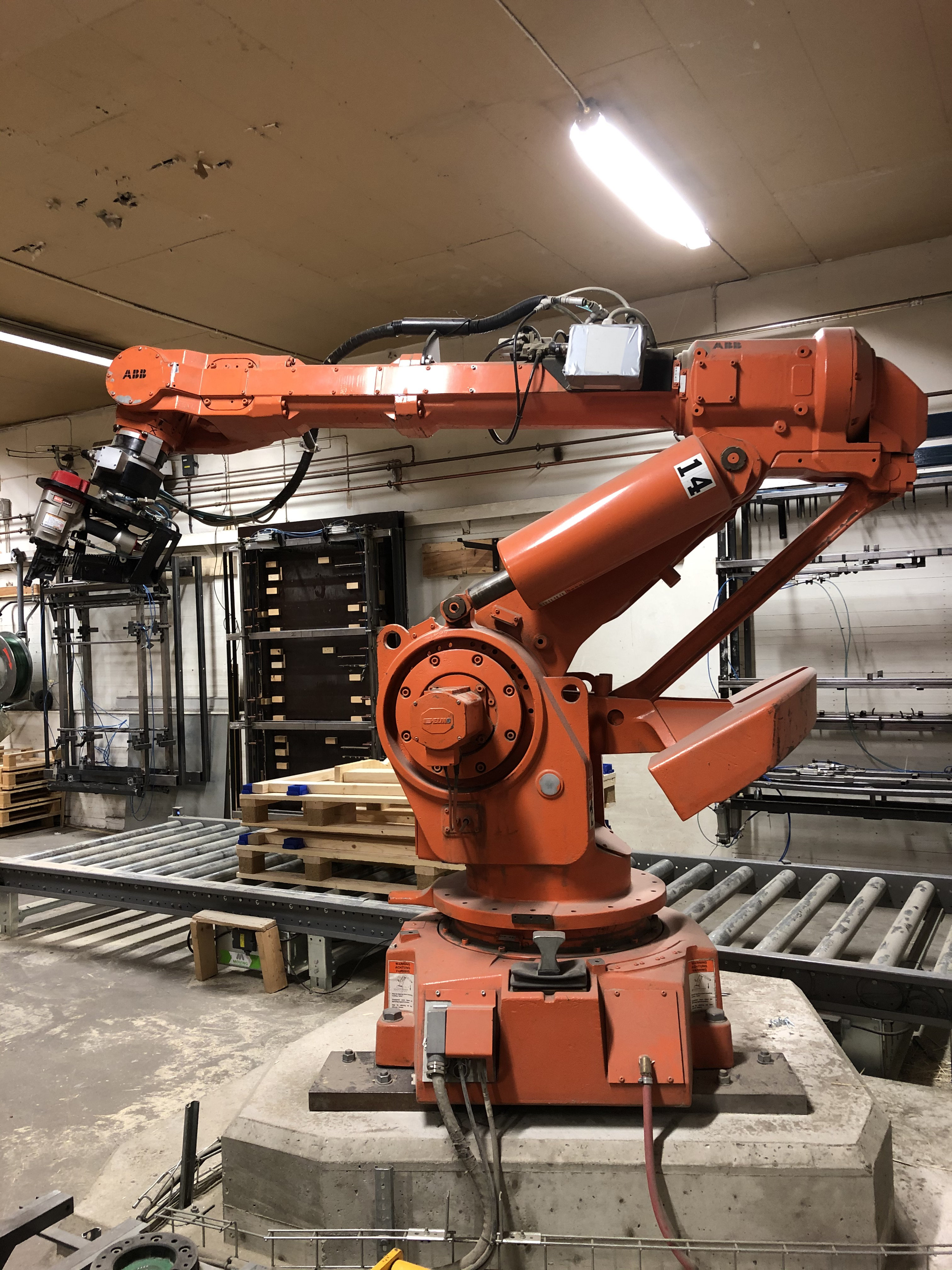 Begagnad ABB robot med styrsystem - industritorget.se